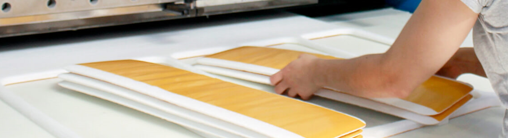 O2a Ibérica | Autoadesivos-Indústria automóvel e soluções de embalagem